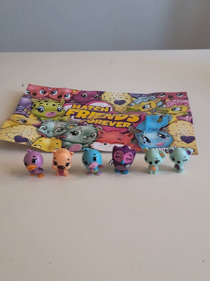 Hatchimals samlar Figurer med rare broschyr | Köp på Tradera (717033258)