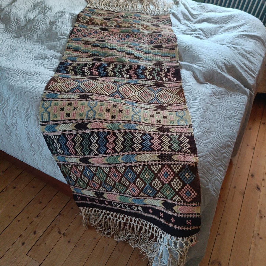 Gammal vacker textil med fransar allmoge | Köp på Tradera (711383801)
