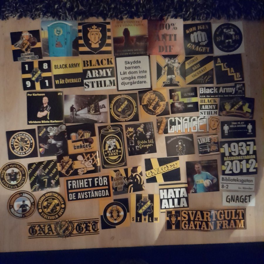 Ca 50 olika AIK klibbor/stickers/klistermärken | Köp på Tradera (591084307)