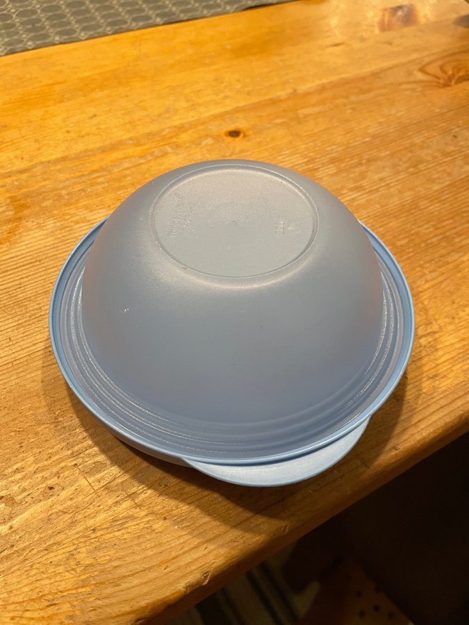 Tupperware ljusblå skål 220 ml | Köp på Tradera (707633990)