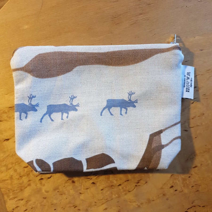 Sminkväska FJÄLL design Emelie Ek tryckt på Frö.. | Köp på Tradera ...
