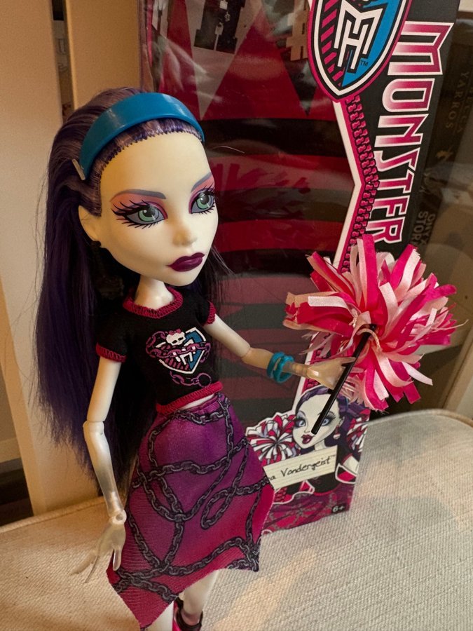 Monster High Spectra Vondergeist ghoul spirit | Köp på Tradera (707587971)