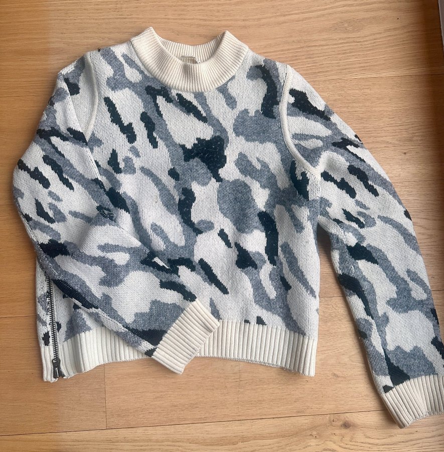 Veronica Beard grå/vit/svart tröja i Camo mönst.. | Köp på Tradera ...