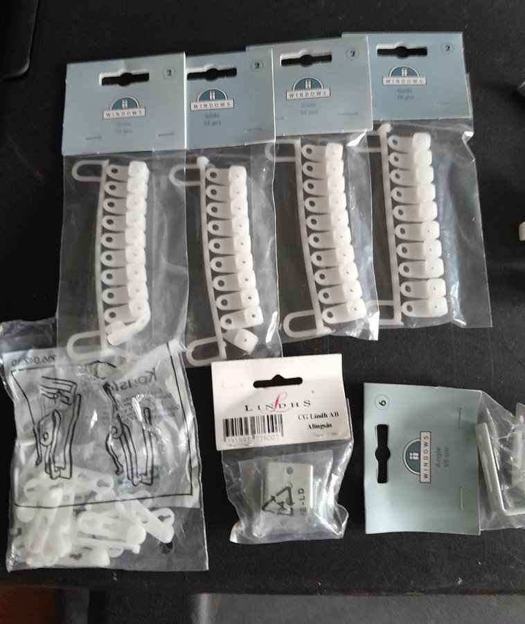 Se produkter som liknar Blandade gardinkrokar, beslag.. på Tradera ...