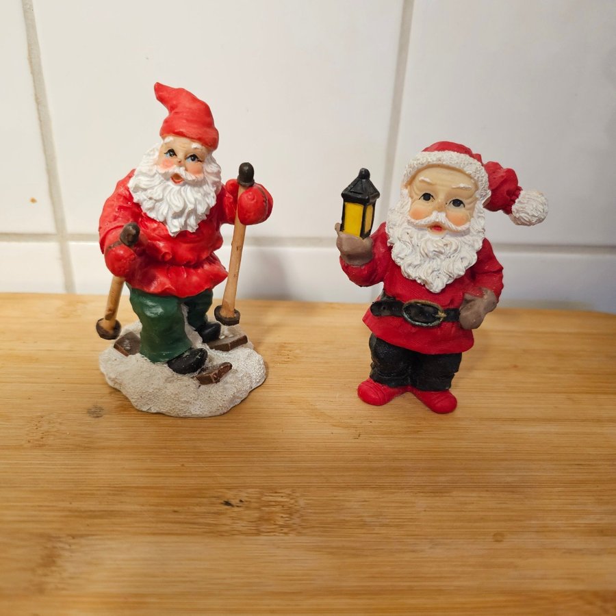Tomtar 2st Tomte åker skidor + Tomte med lykta-.. | Köp på Tradera ...