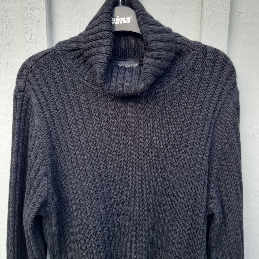 PASSPORT svart stickad midiklänning stl 40 Nysk.. | Köp på Tradera ...