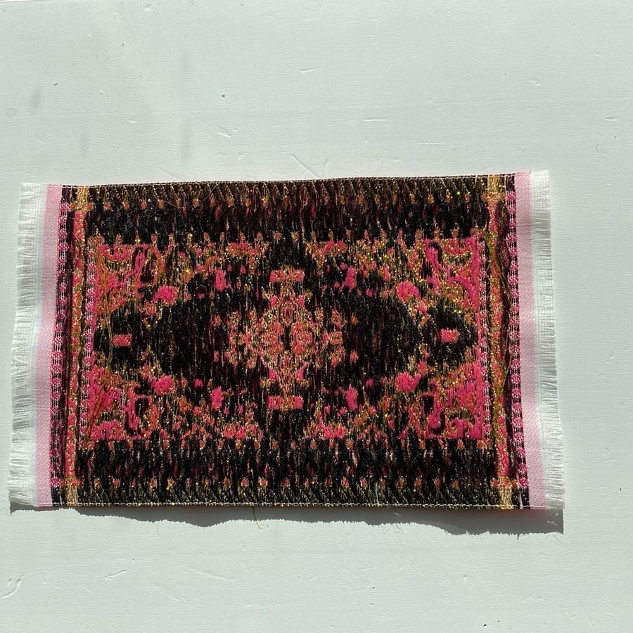 Dockskåpsmöbler rosa Miniatyr matta i polyester.. | Köp på Tradera ...