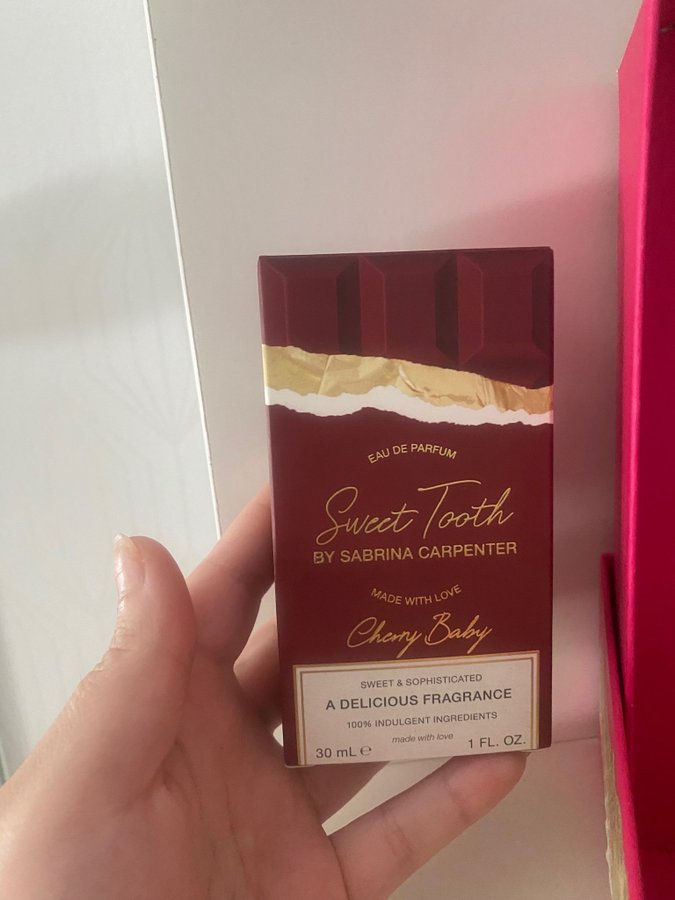 Hell ny Sweet Tooth Cherry Baby EDP by Sabrina .. | Köp på Tradera ...