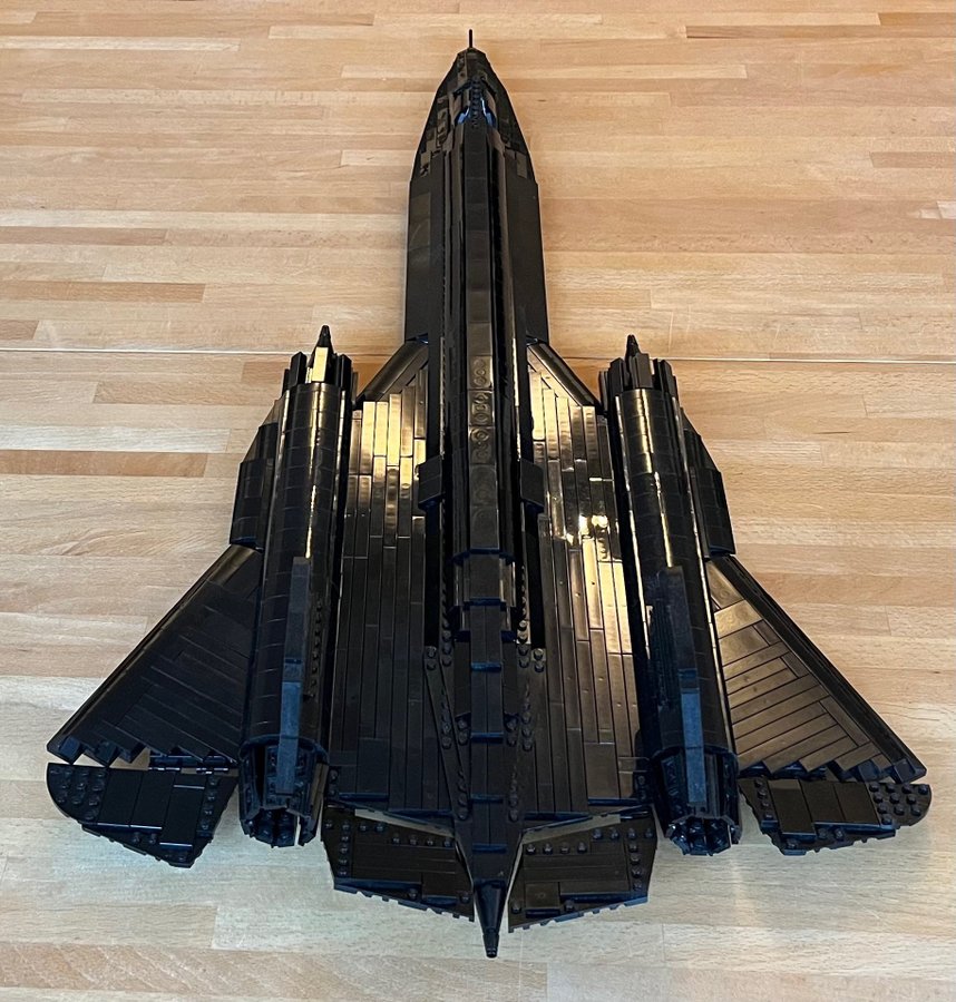 LEGO MOC - SR-71 Blackbird - PlaneBricks | Köp på Tradera (717115863)