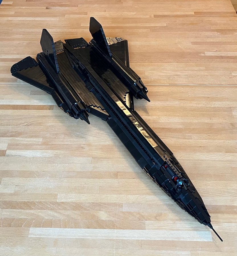 LEGO MOC - SR-71 Blackbird - PlaneBricks | Köp på Tradera (717115863)