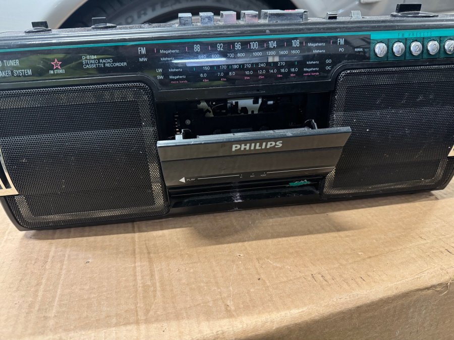 Philips D-8184 Radio/Kassettbandspelare | Köp på Tradera (711536729)