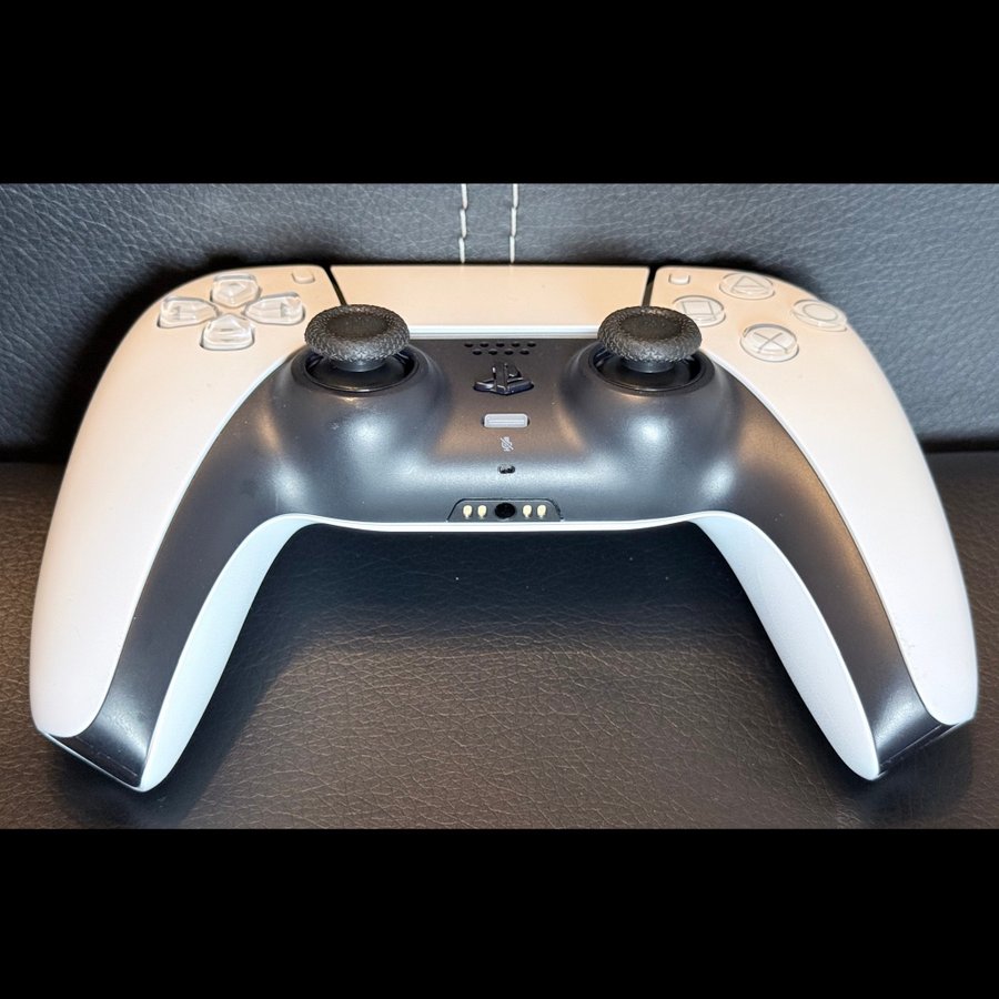 PS5 DualSense med TMR uppgraderade sticks från .. | Köp på Tradera ...