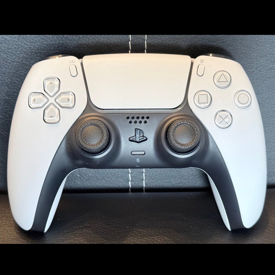 PS5 DualSense med TMR uppgraderade sticks från .. | Köp på Tradera ...