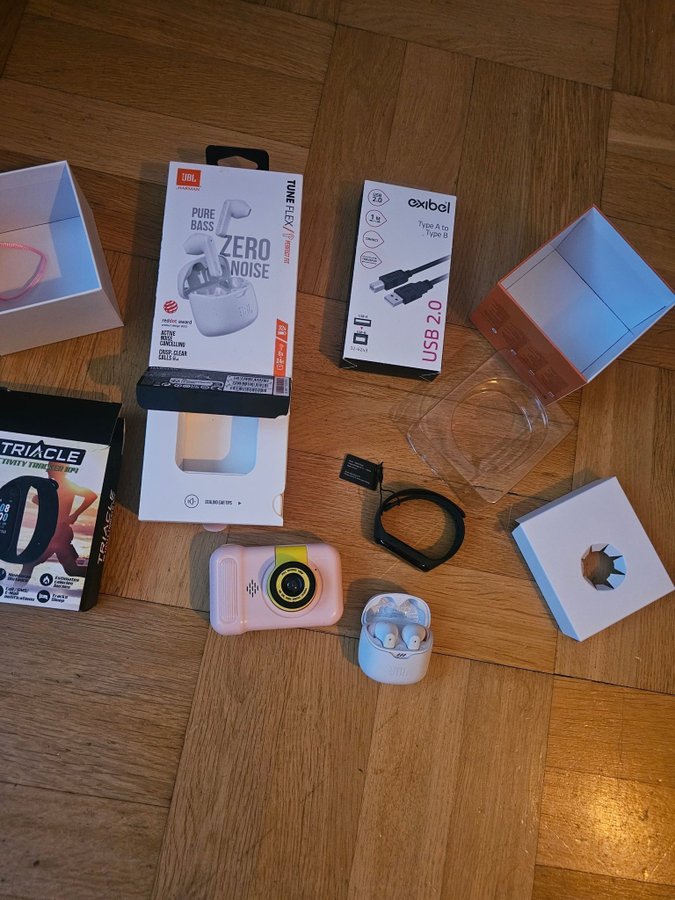 Diverse elektronik utan laddare | Köp på Tradera (732999375)
