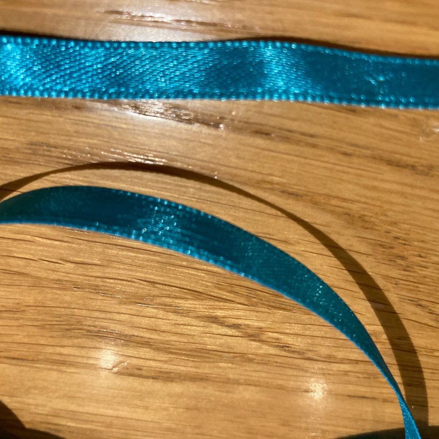 Pyssel? Paket? Så fint turkos band! Satin?! | Köp på Tradera (711663850)