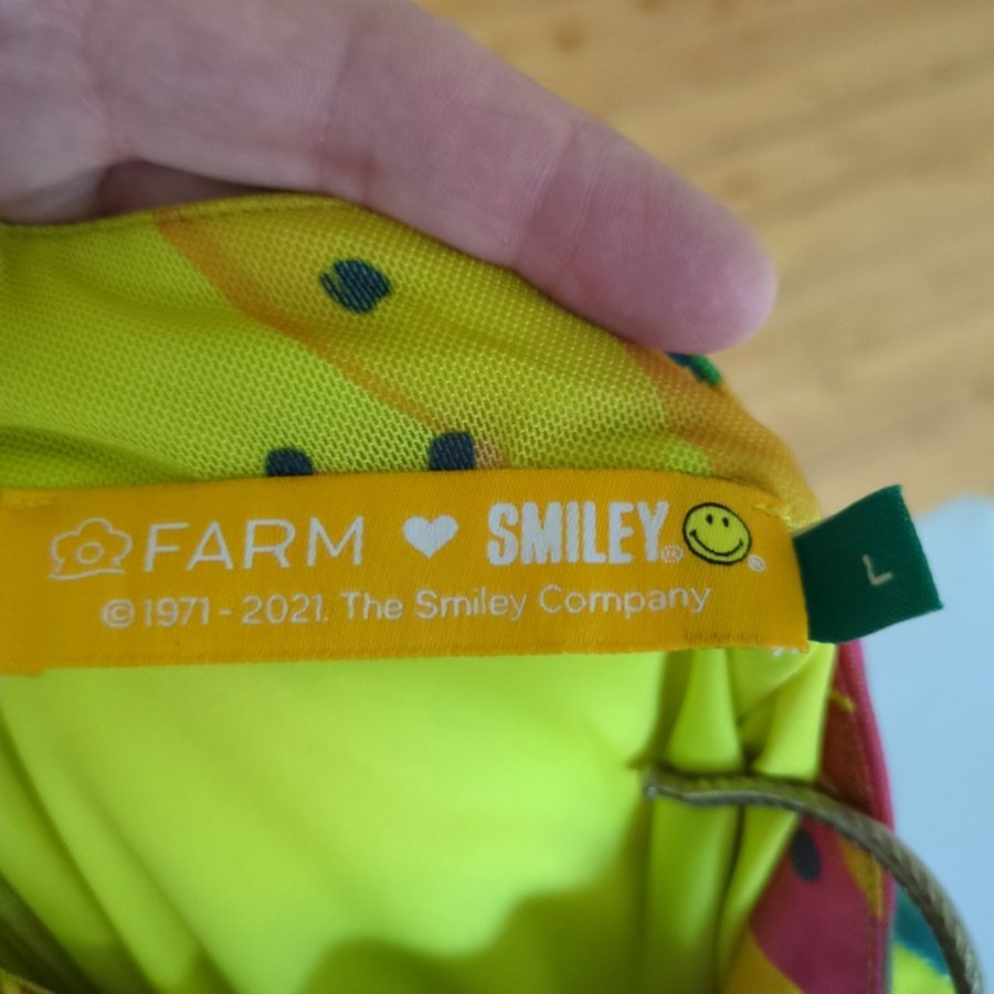 FARM x Smiley flerfärgad klänning, storlek L | Köp på Tradera (711790001)
