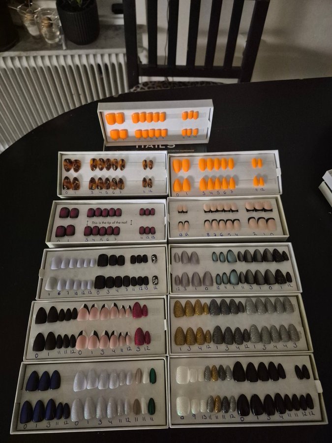 255 st Switch Nails, blandade färger | Köp på Tradera (713807997)