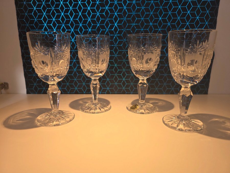 Bohemia kristall likörglas 4 st – 24% PbO – fac.. | Köp på Tradera ...