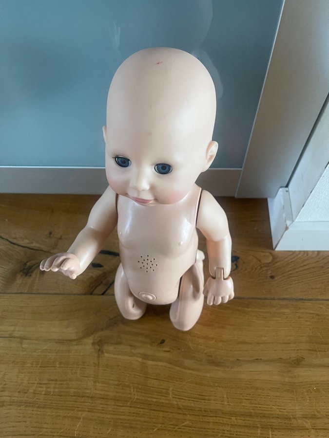 Interaktiv talande Docka | Köp på Tradera (708716476)