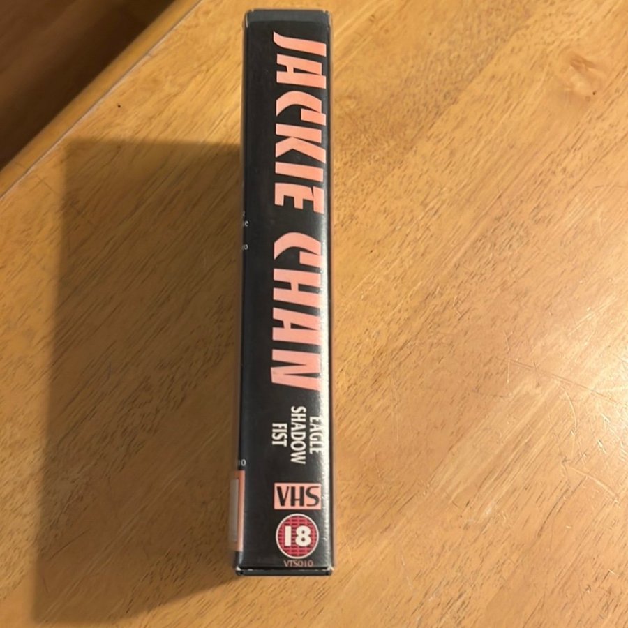 Se produkter som liknar Jackie Chan: Eagle Shadow Fis.. på Tradera ...