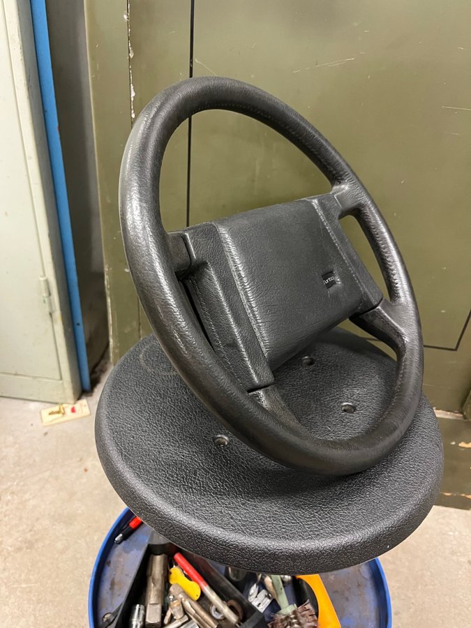 Se produkter som liknar Volvo 240 Turbo Ratt på Tradera (689811824)