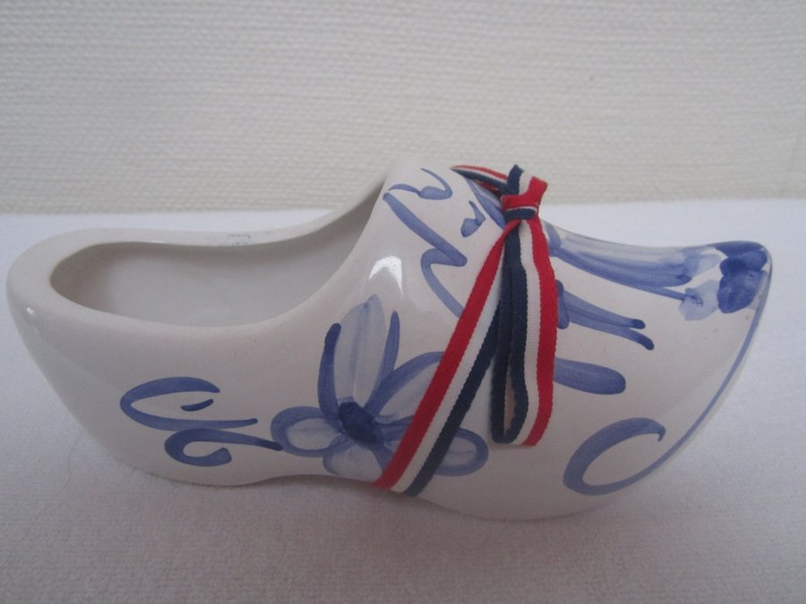 Holländsk Träsko i Keramik | Köp på Tradera (713799485)