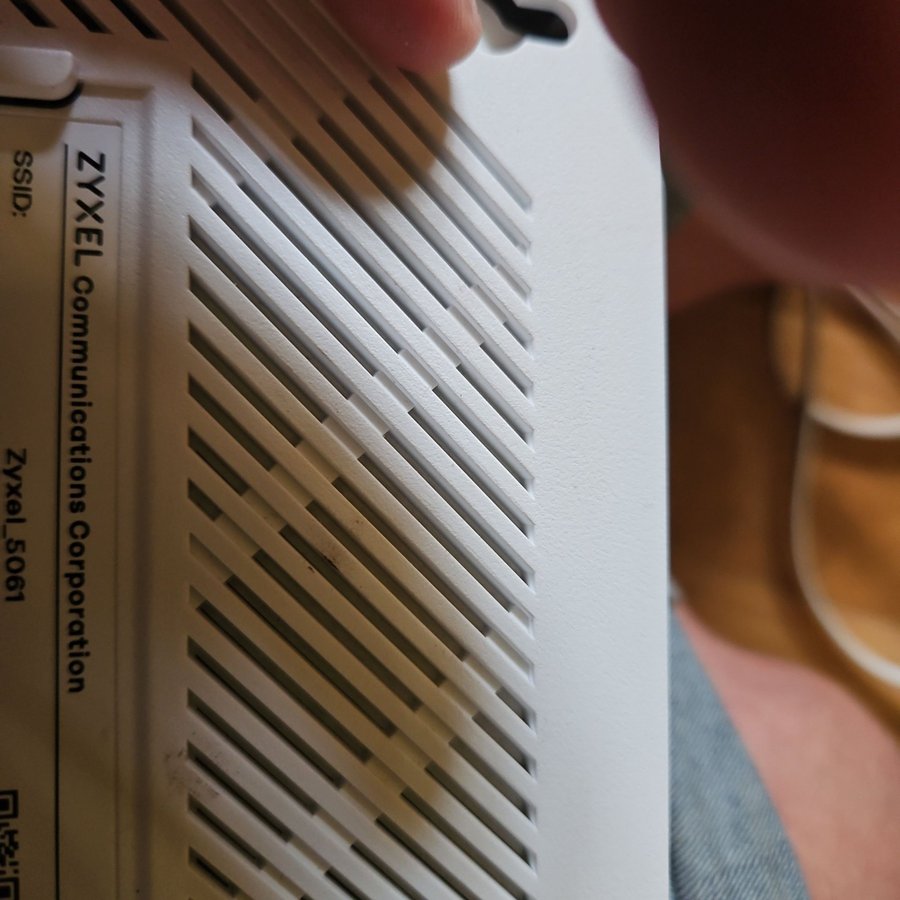 Se produkter som liknar Zyxel NR7103 utomhus routerbm.. på Tradera ...