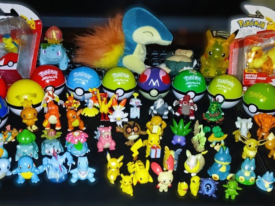 Se produkter som liknar XL Samling - 140st Pokémon Fi.. på Tradera ...