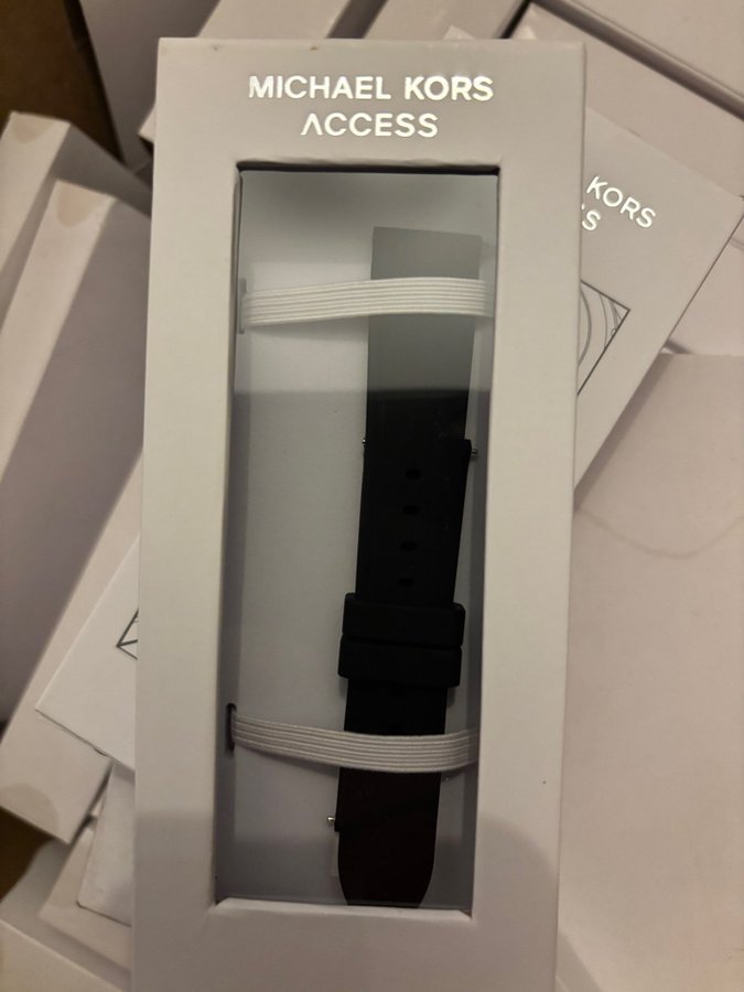 Parti Michael Kors Access Armband | Köp på Tradera (712075089)
