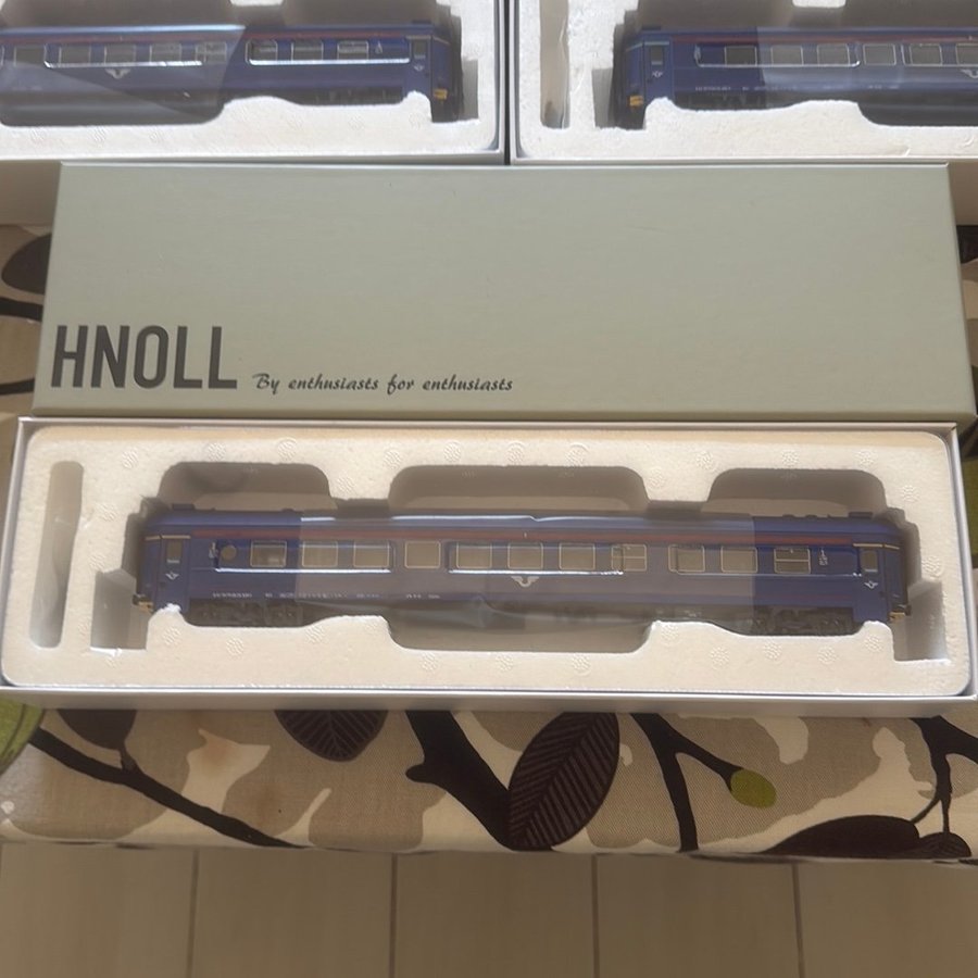 Hnoll Modelltåg Blå Vagn | Köp på Tradera (733221611)