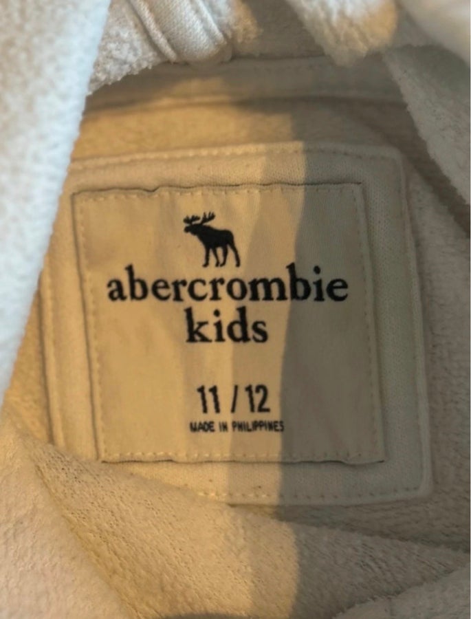 Abercrombie & fitch, vit hoodie | Köp på Tradera (734685457)