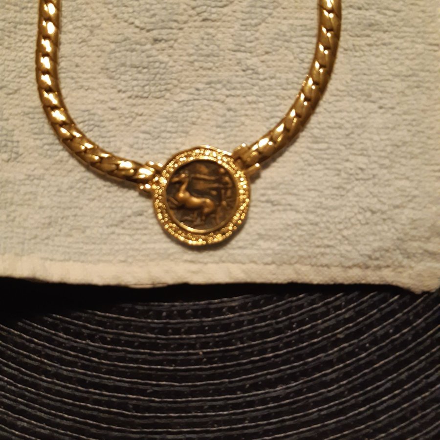 Halssmycke vändbart guldpläterat i fint skick. .. | Köp på Tradera ...