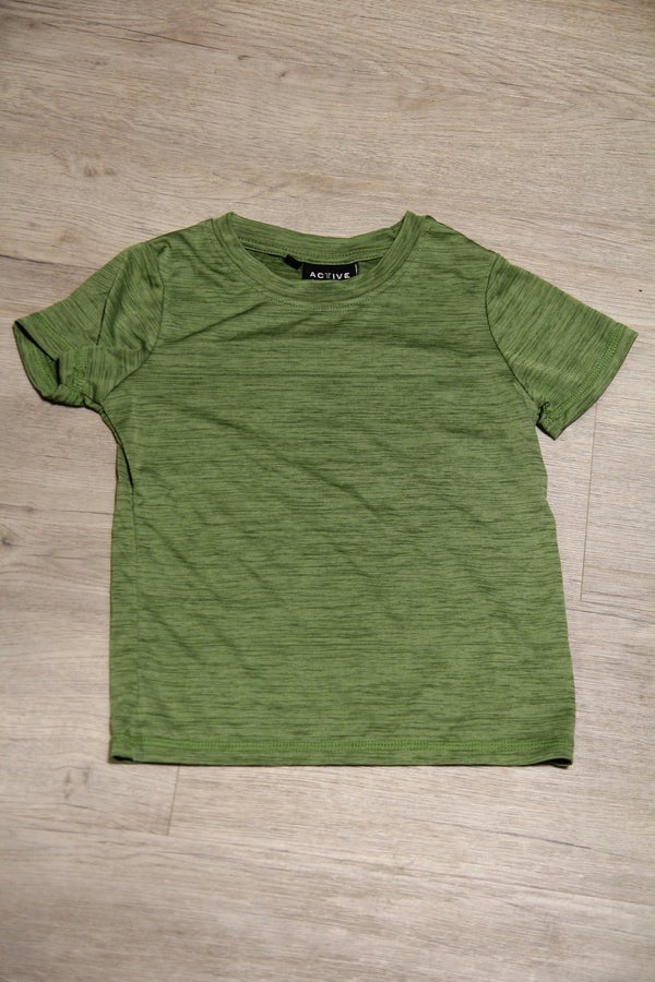 Grön mönstrad tränings / Sport T-shirt Stl. 98/.. | Köp på Tradera ...