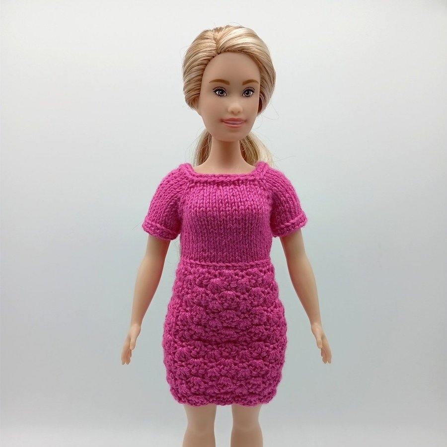 Klänning för Barbie docka med Downs syndrom | Köp på Tradera (708566447)