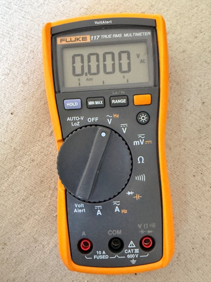 Se produkter som liknar Fluke 117 True RMS Multimeter på Tradera ...