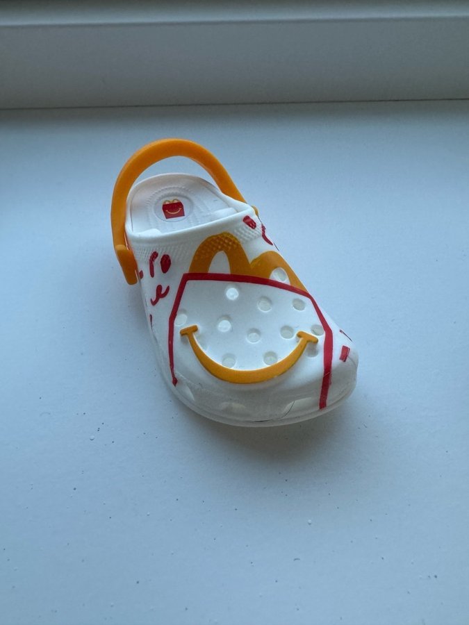 Crocs mc Donalds 2024 | Köp på Tradera (704894433)