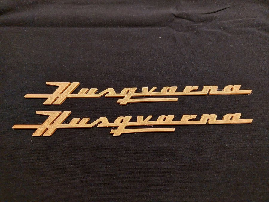 Se produkter som liknar Husqvarna logga i plastic på Tradera (671840762)