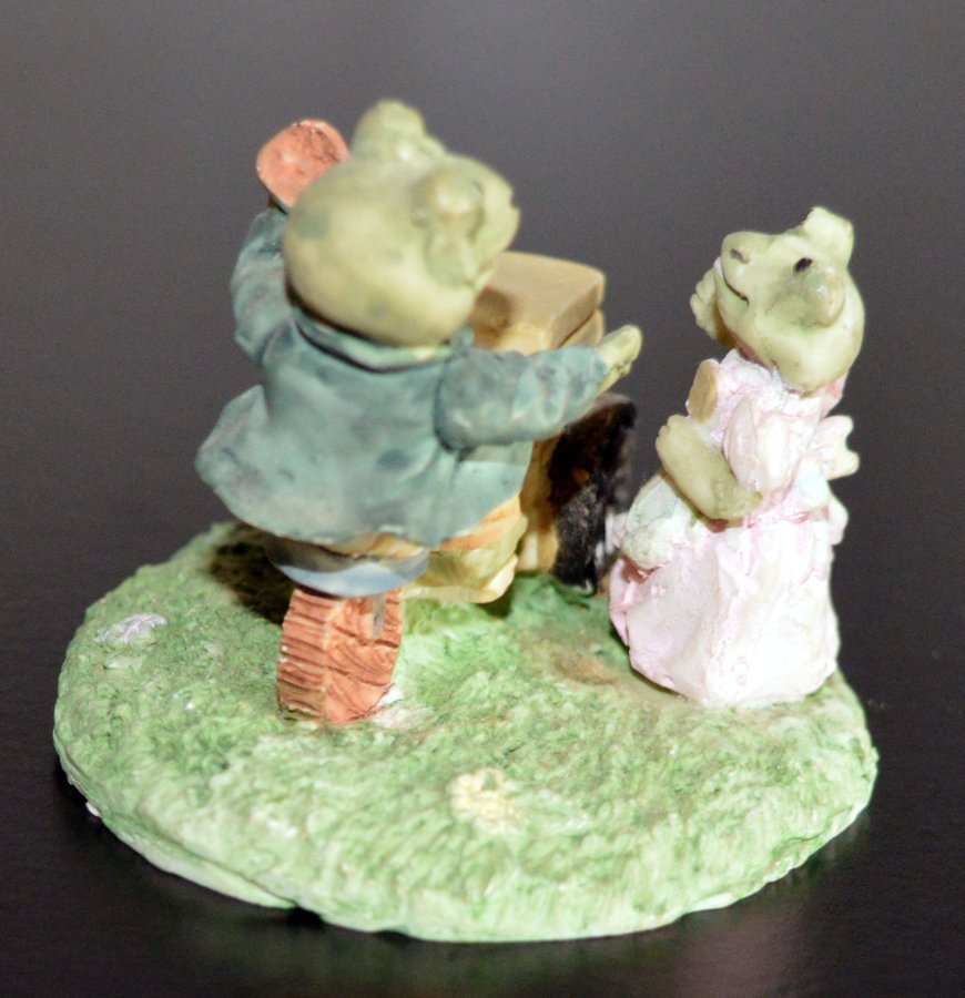 Söt figurin - grodor med Honey Pops vagn | Köp på Tradera (711091432)