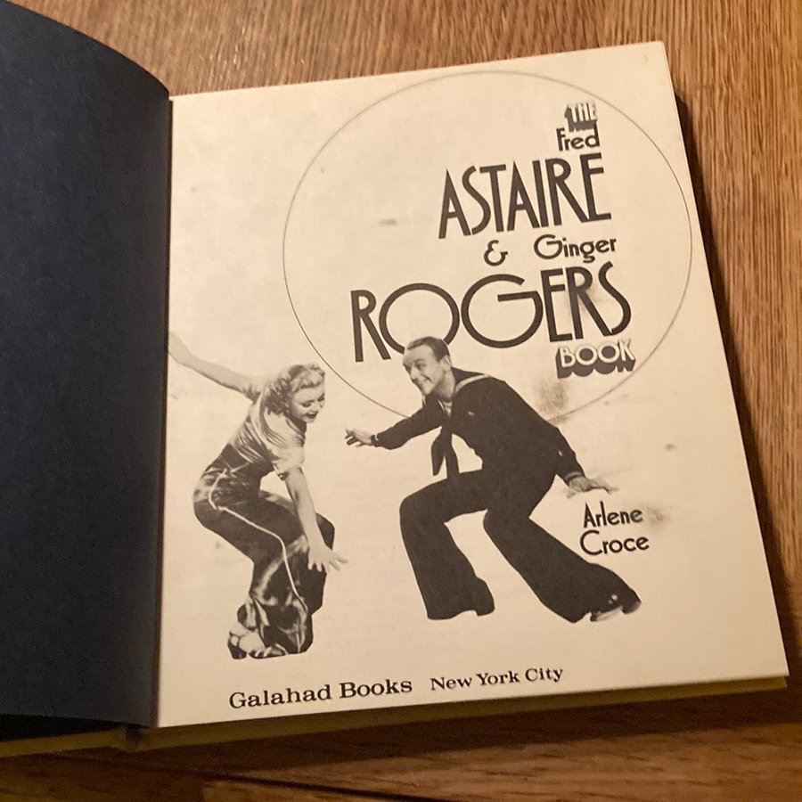 The Fred Astaire & Ginger Rogers Book av Arlene.. | Köp på Tradera ...