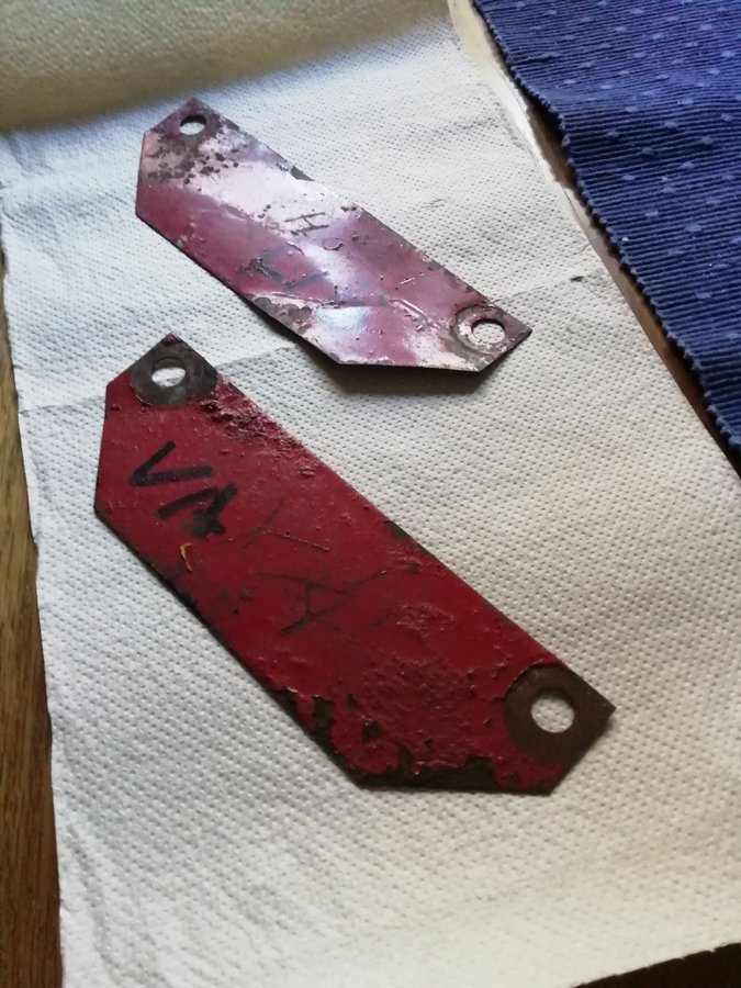 MUSTANG 1965 ÅRS 289 original motorplåtar mella.. | Köp på Tradera ...