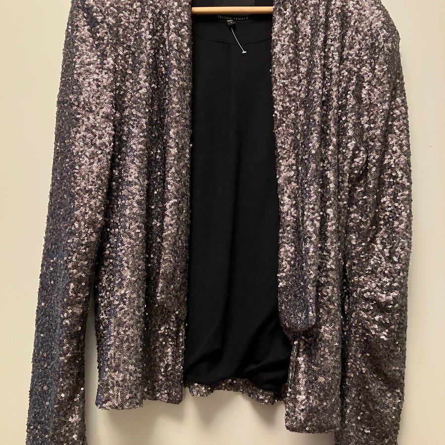 Second Female silverfärgad kavaj med paljetter .. | Köp på Tradera ...