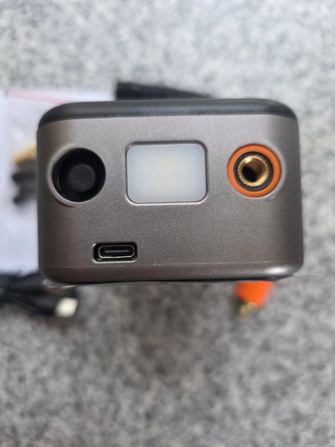 Trådlös Luftpump med Digital Display bil, cykel | Köp på Tradera ...