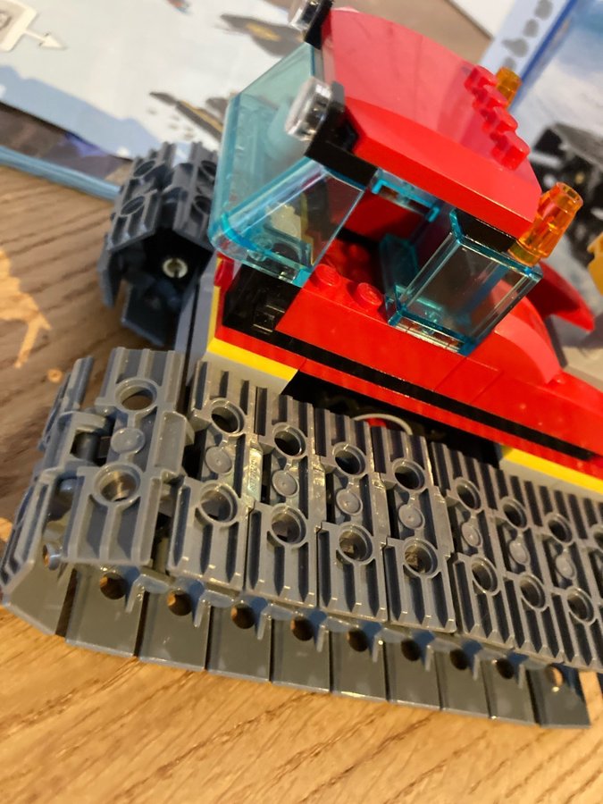Se produkter som liknar Lego City 60222 pistmaskin sn.. på Tradera ...