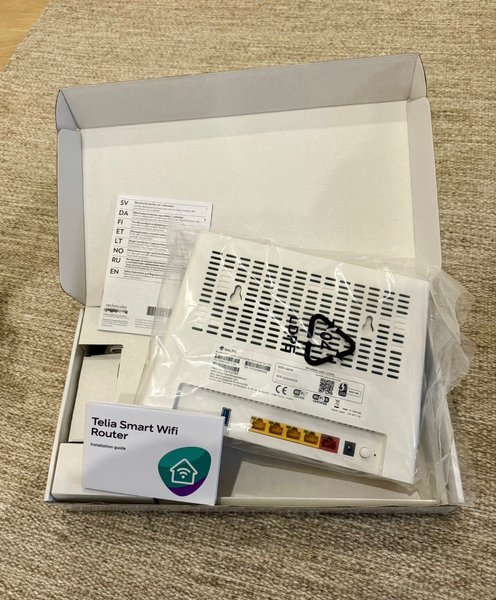 Se produkter som liknar Telia Smart Wi-Fi Router F1x .. på Tradera ...