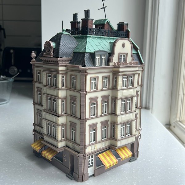 Se produkter som liknar Faller 130918 spår H0 Stadshu.. på Tradera ...