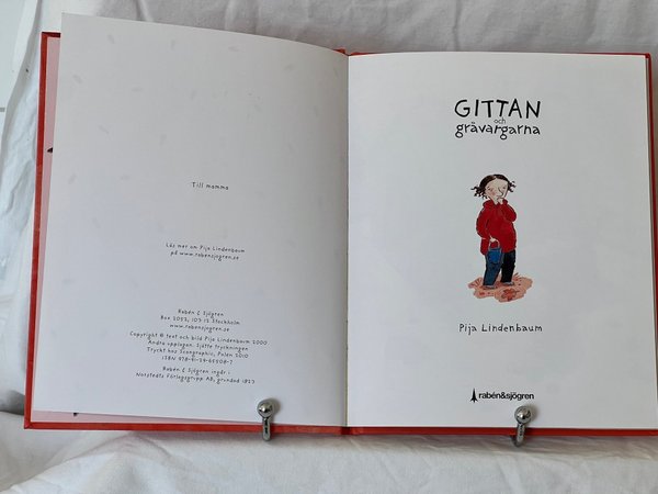 Se produkter som liknar Gittan och gråvargarna av Pij.. på Tradera ...