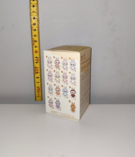 Pop Mart - Labubu pin for love A-M + ? | Köp på Tradera (697677778)