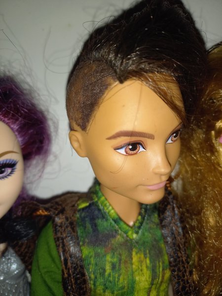 Ever After High Ashlynn Ella Hunter Huntsman Br.. | Köp på Tradera ...