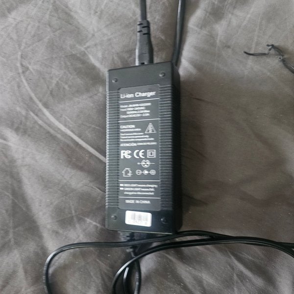 Segway Lion laddare 42 volt 2 Amp | Köp på Tradera (733457766)