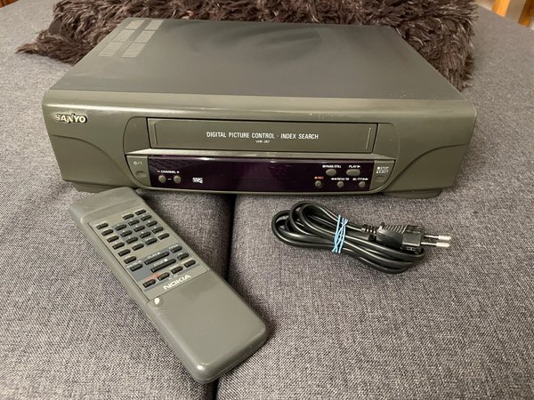 Videobandspelare/VHS | Köp & sälj begagnat & oanvänt på Tradera